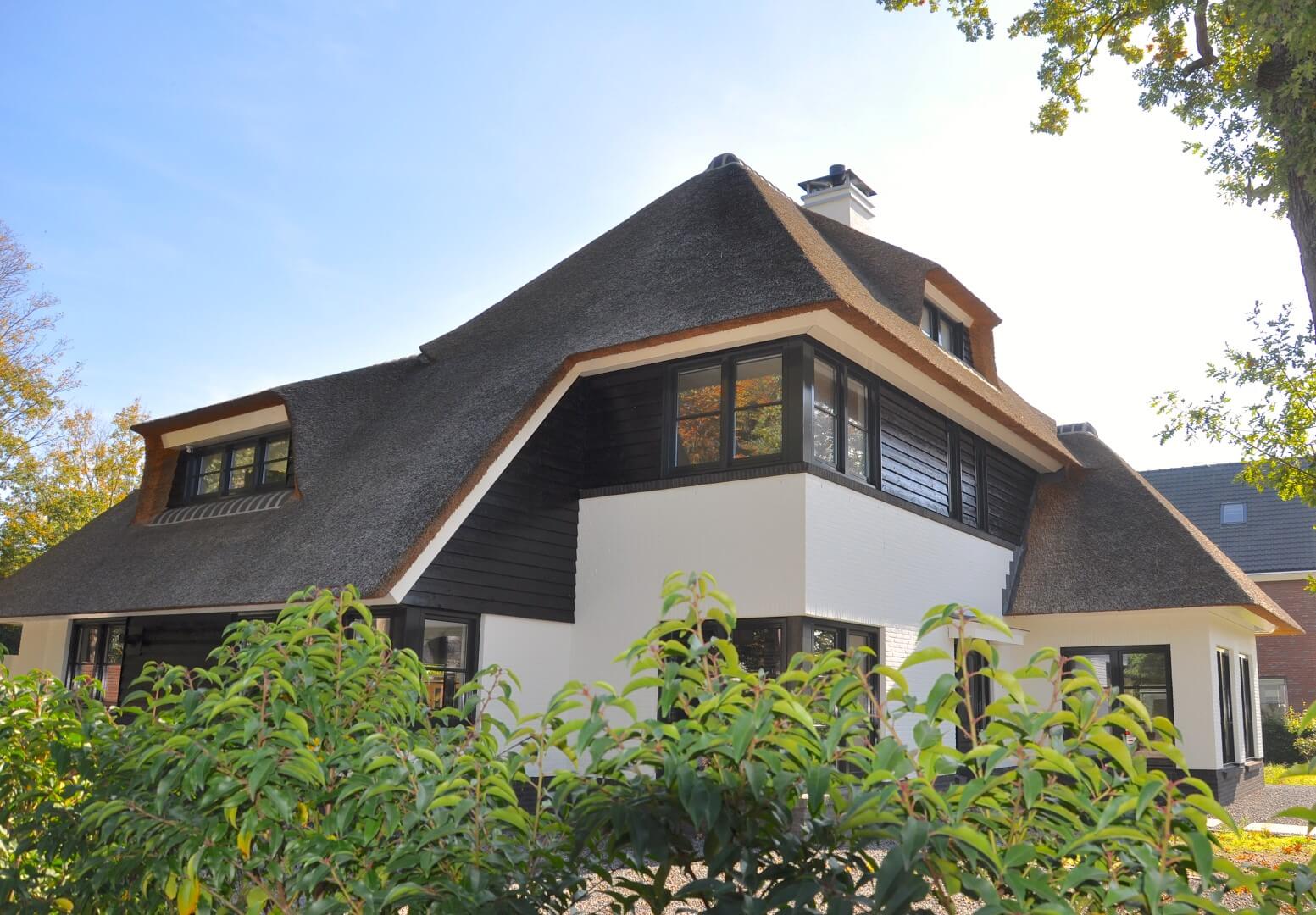 ᐅ Wat kost een rieten dak? | Pape Rietdekkers